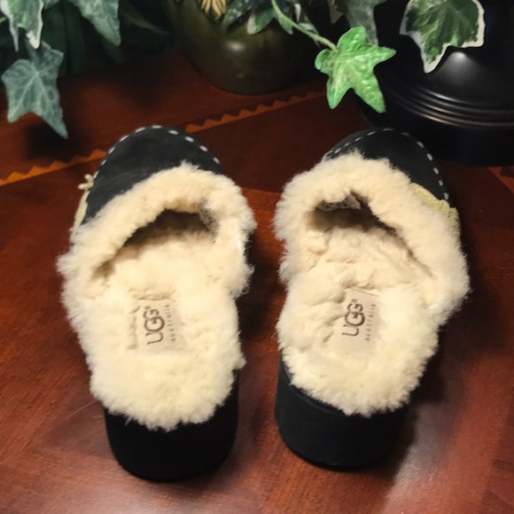 UGG | Shoes | Ugg Black Suede Butterfly Clogs | Poshmark